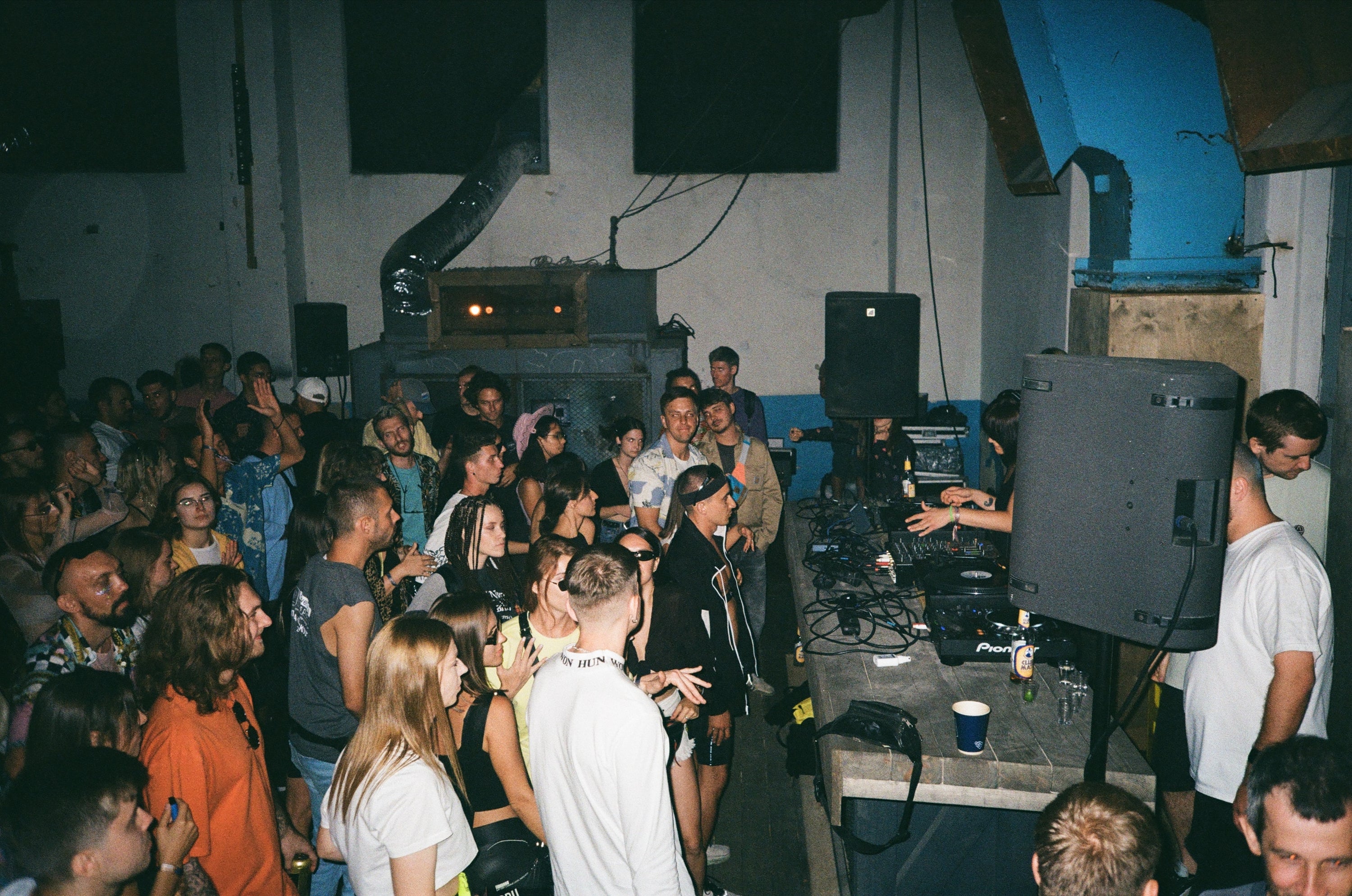 The History of Raves: Why and How Did They Emerge? – plur.lt